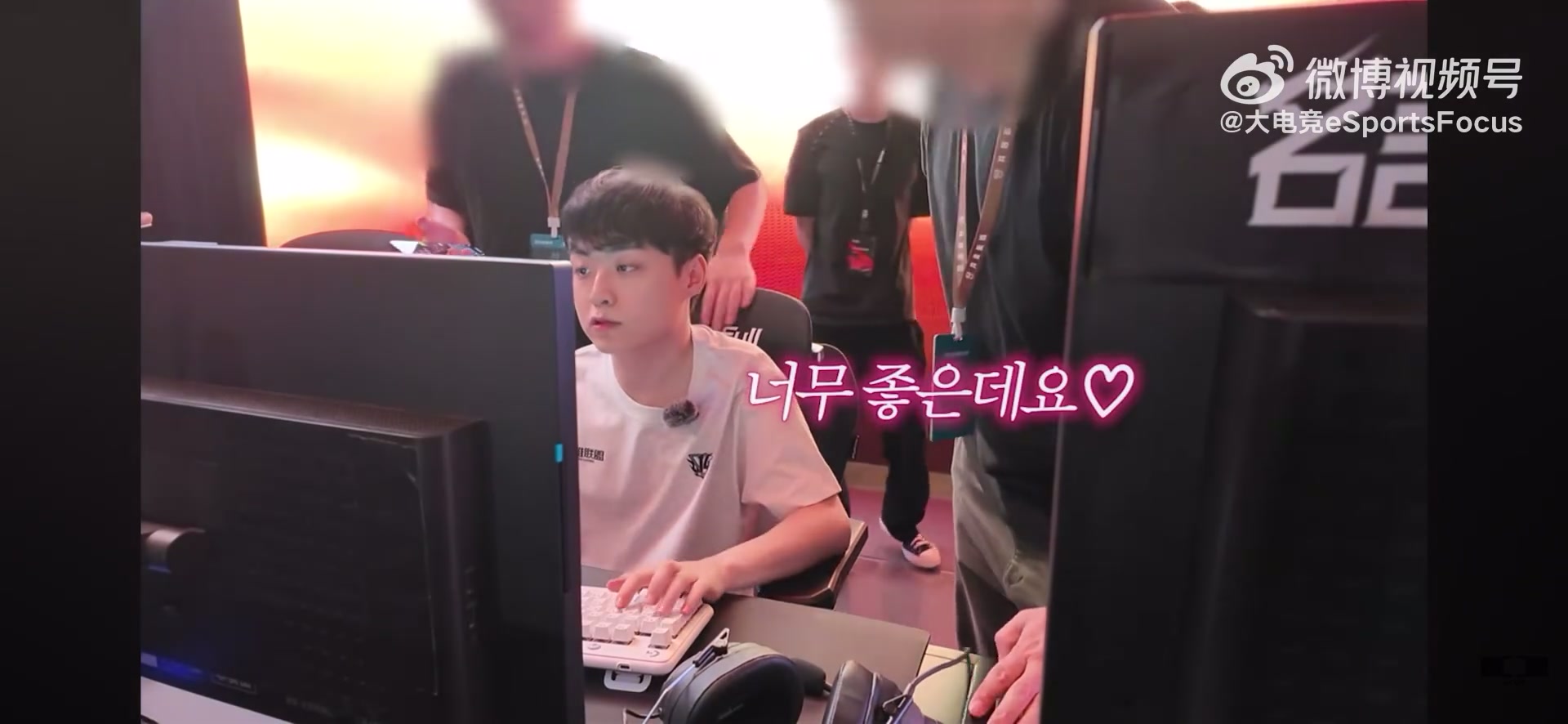 ShowMaker在联盟竞技场调试：这边太好了吧，要来LPL才行了-直播吧